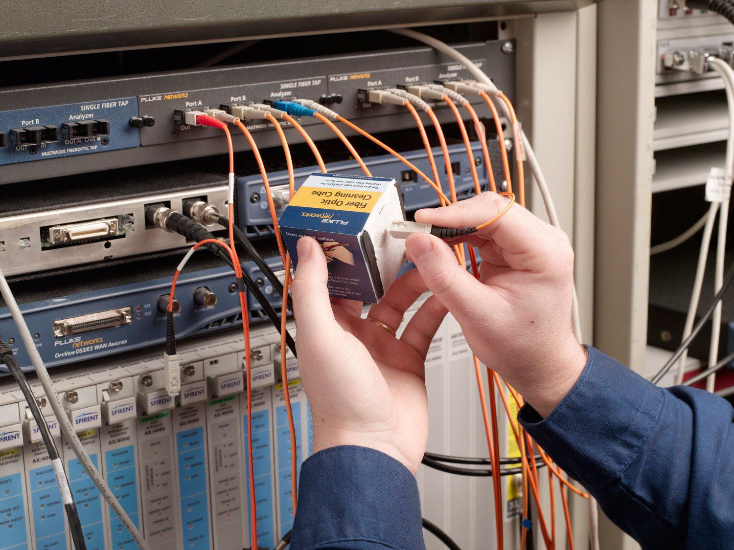 GetUSCart- Fluke Networks NFC-CUBE Fiber Optic Cleaning Cube